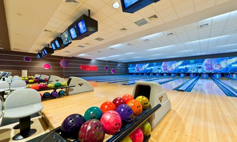 MEGA PLACE Bowling, Cinema - Folia Hotel